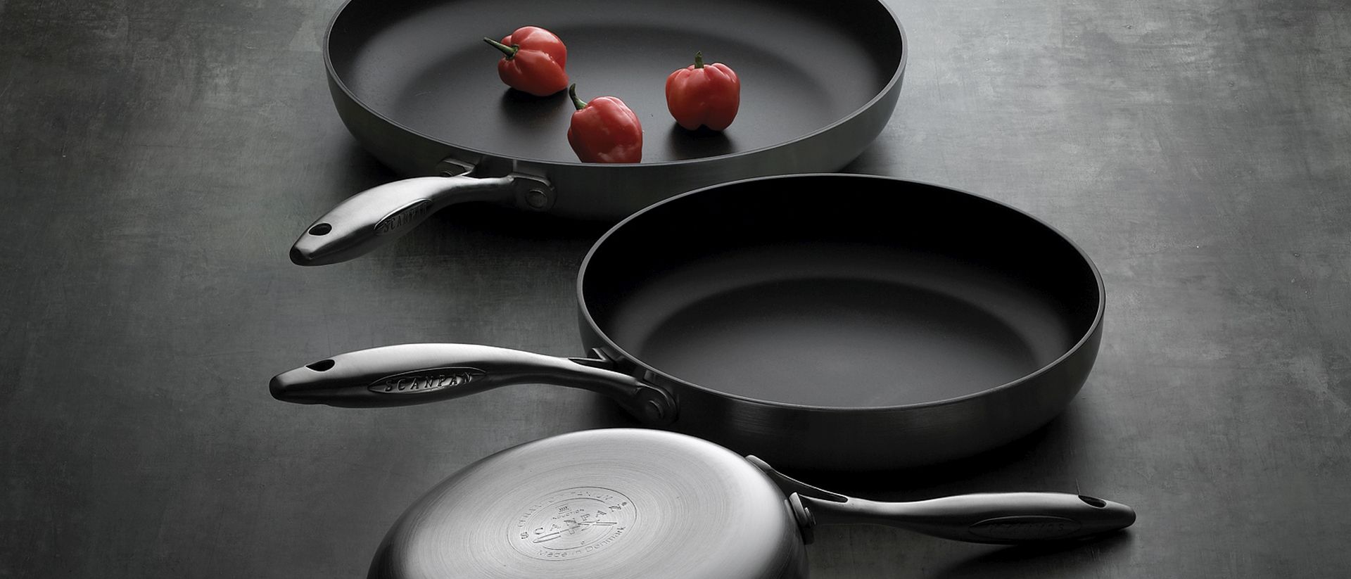 See the original Stratanium non-stick from SCANPAN.